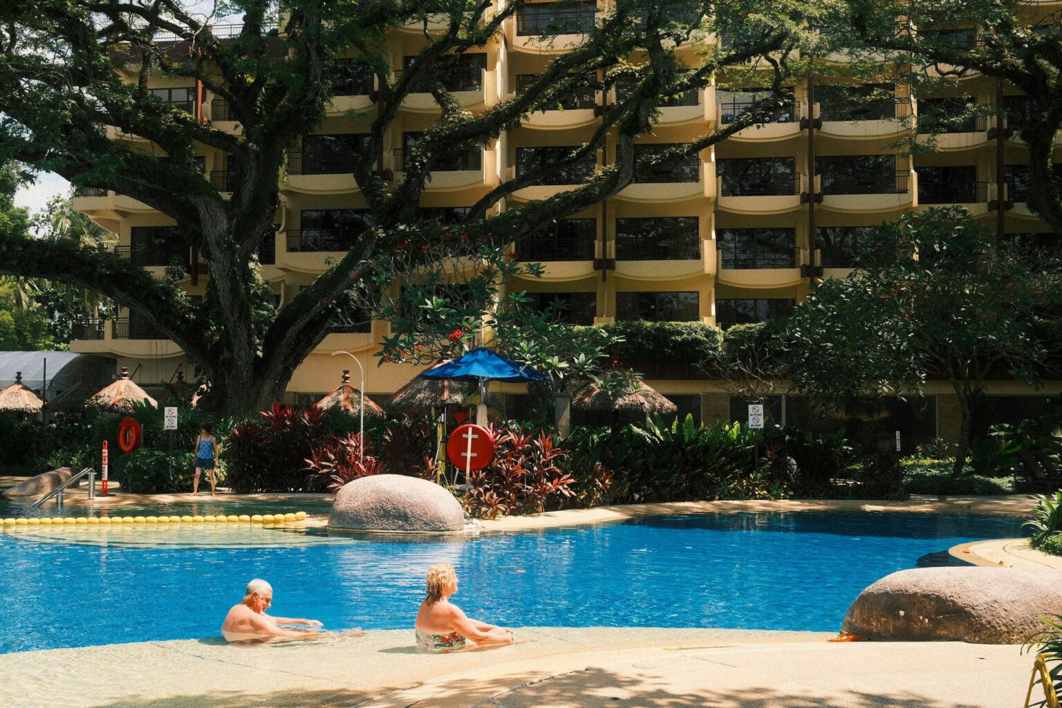 6 Ways AI Can Help You Upsell and Cross-sell Your Hotel Guests